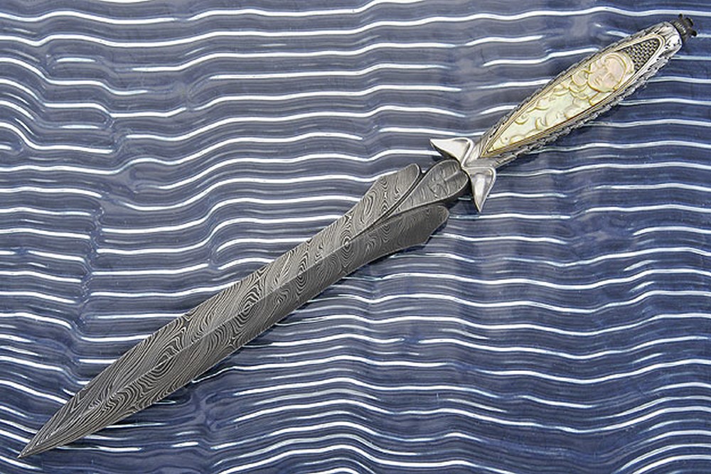 BladeGallery: Fine handmade custom knives, art knives, swords, daggers