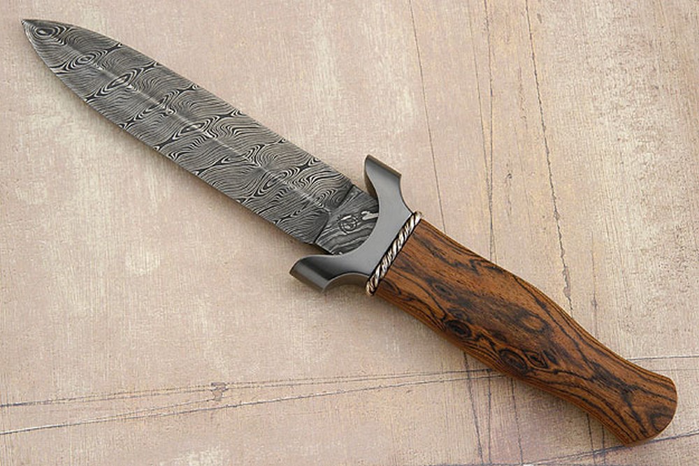 BladeGallery: Fine handmade custom knives, art knives, swords, daggers